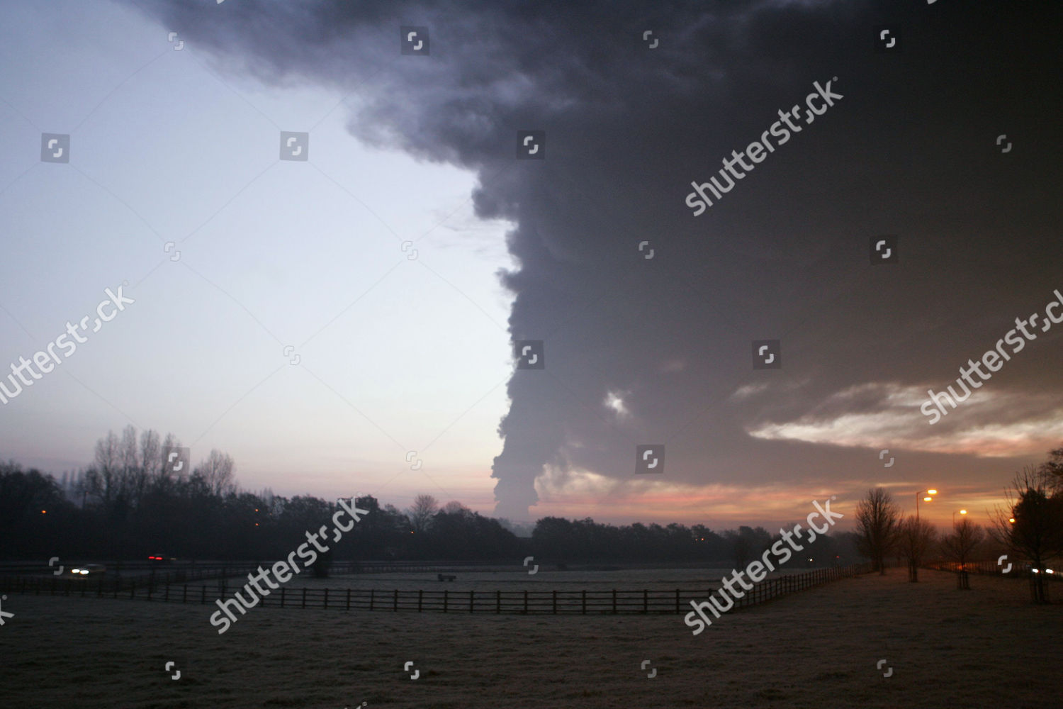 Smoke Fire Following Explosions Buncefield Fuel Editorial Stock Photo ...