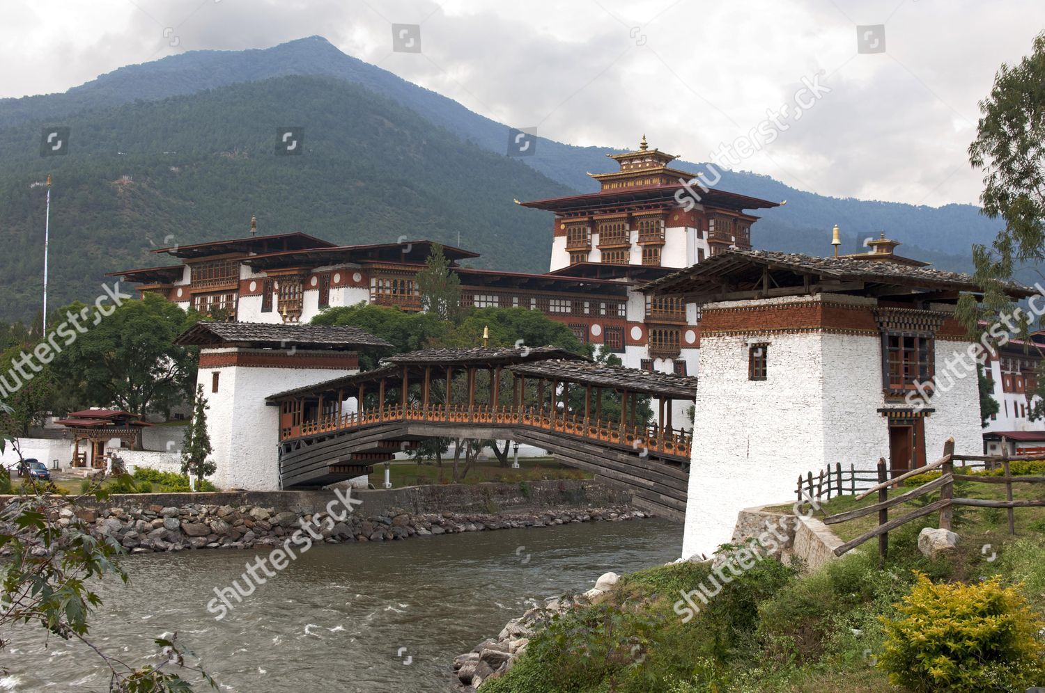 Puna Mochhu Bazam Selfsupporting Wooden Bridge Editorial Stock Photo ...