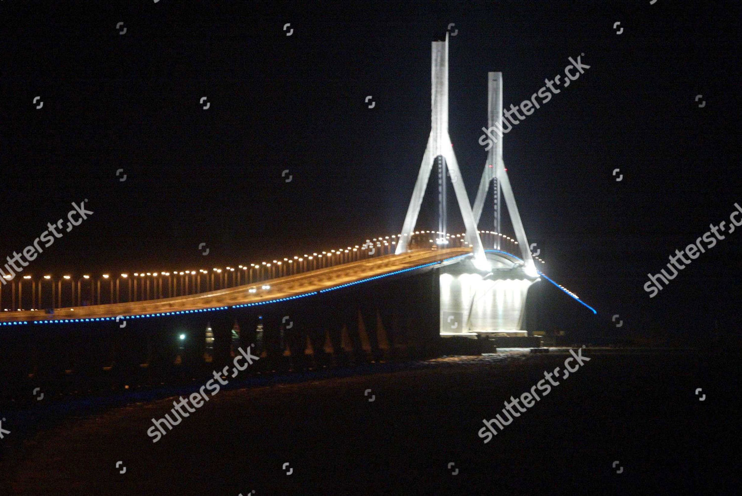 Donghai Bridge Linking Shanghai Yangshan Island Editorial Stock Photo ...