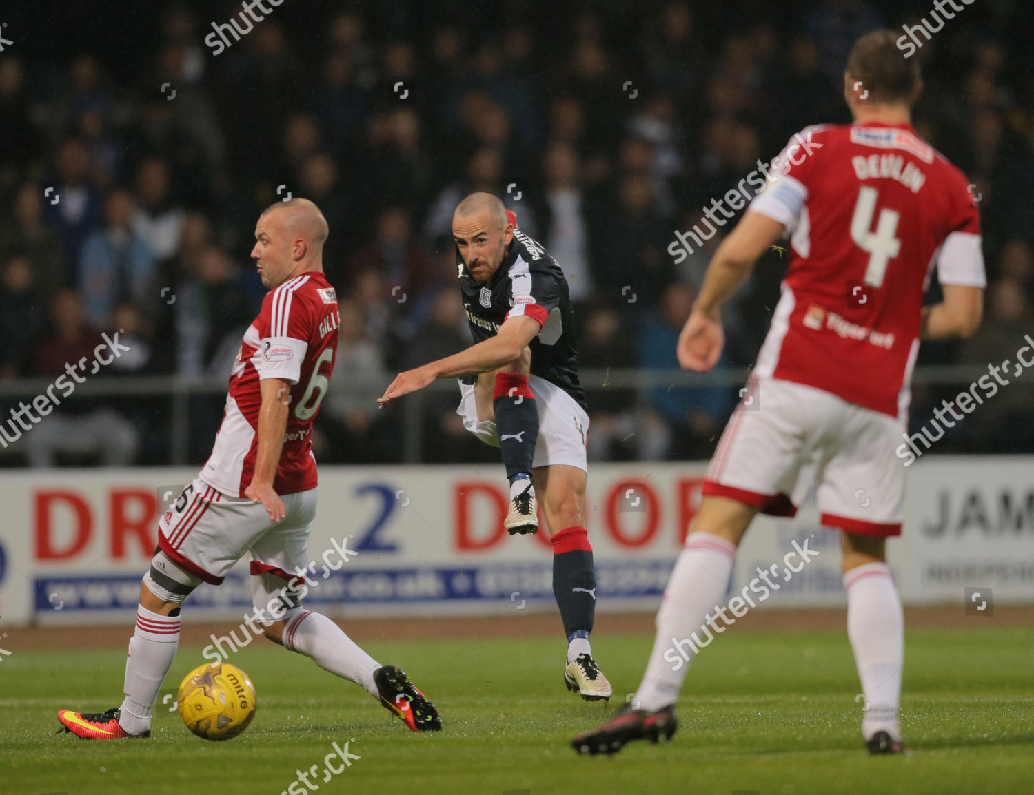 James Vincent Dundee Shoots Between Grant Editorial Stock Photo - Stock ...