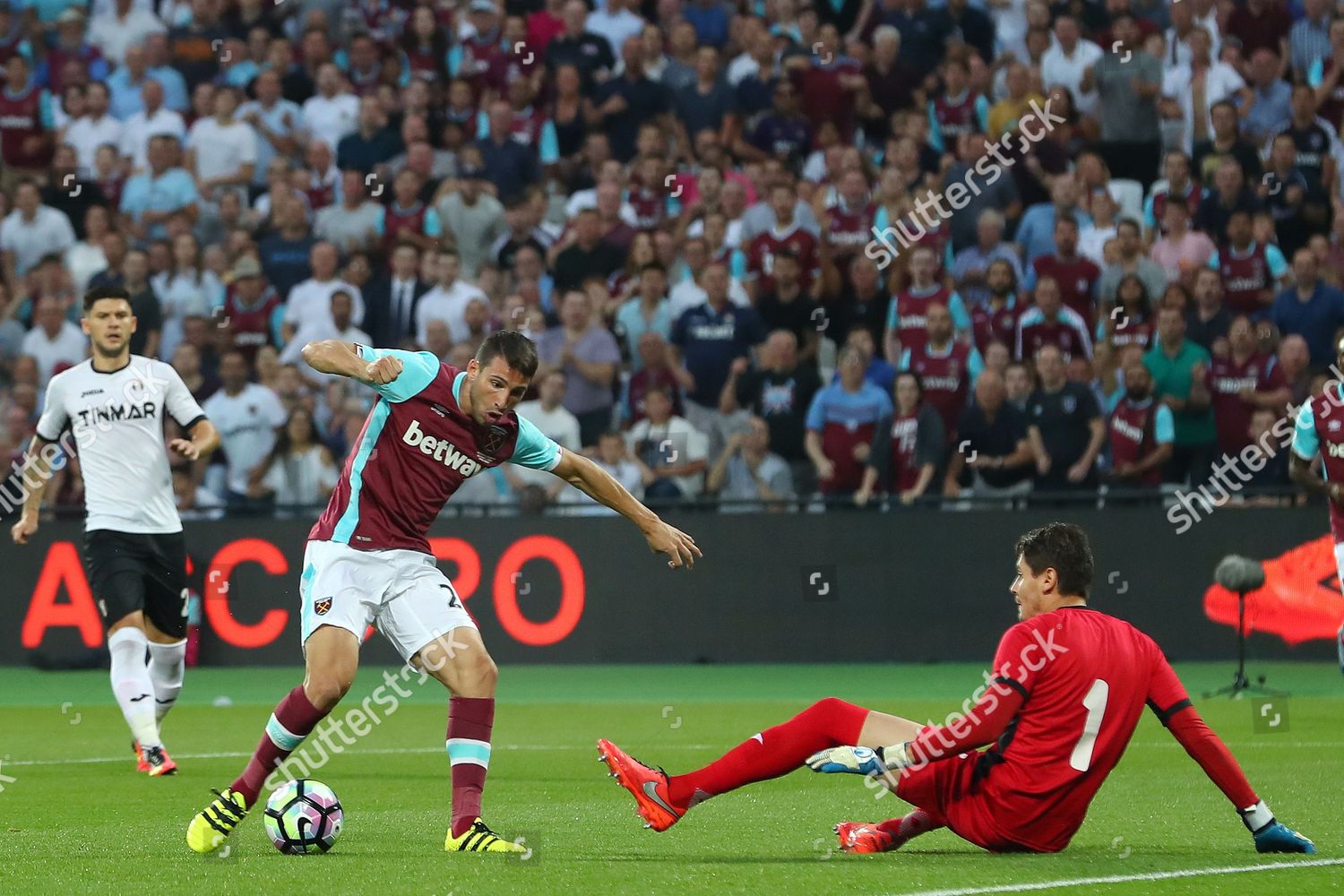 Jonathan Calleri West Ham United Fails Editorial Stock Photo - Stock ...