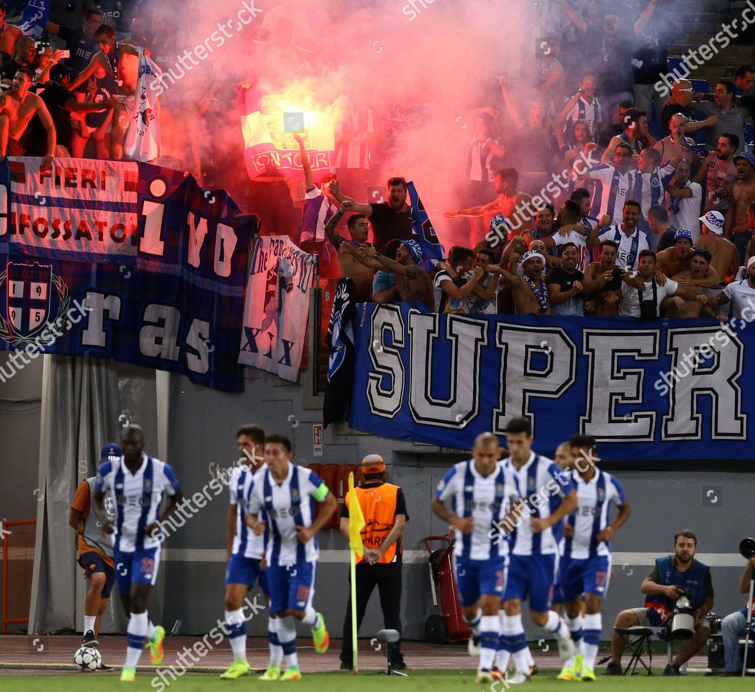 Porto Supporters Celebrating After Goal 01 Editorial Stock Photo ...