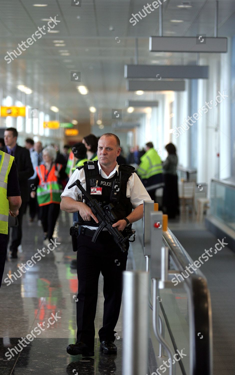 Armed Police Officer Heathrow Airport London Editorial Stock Photo ...