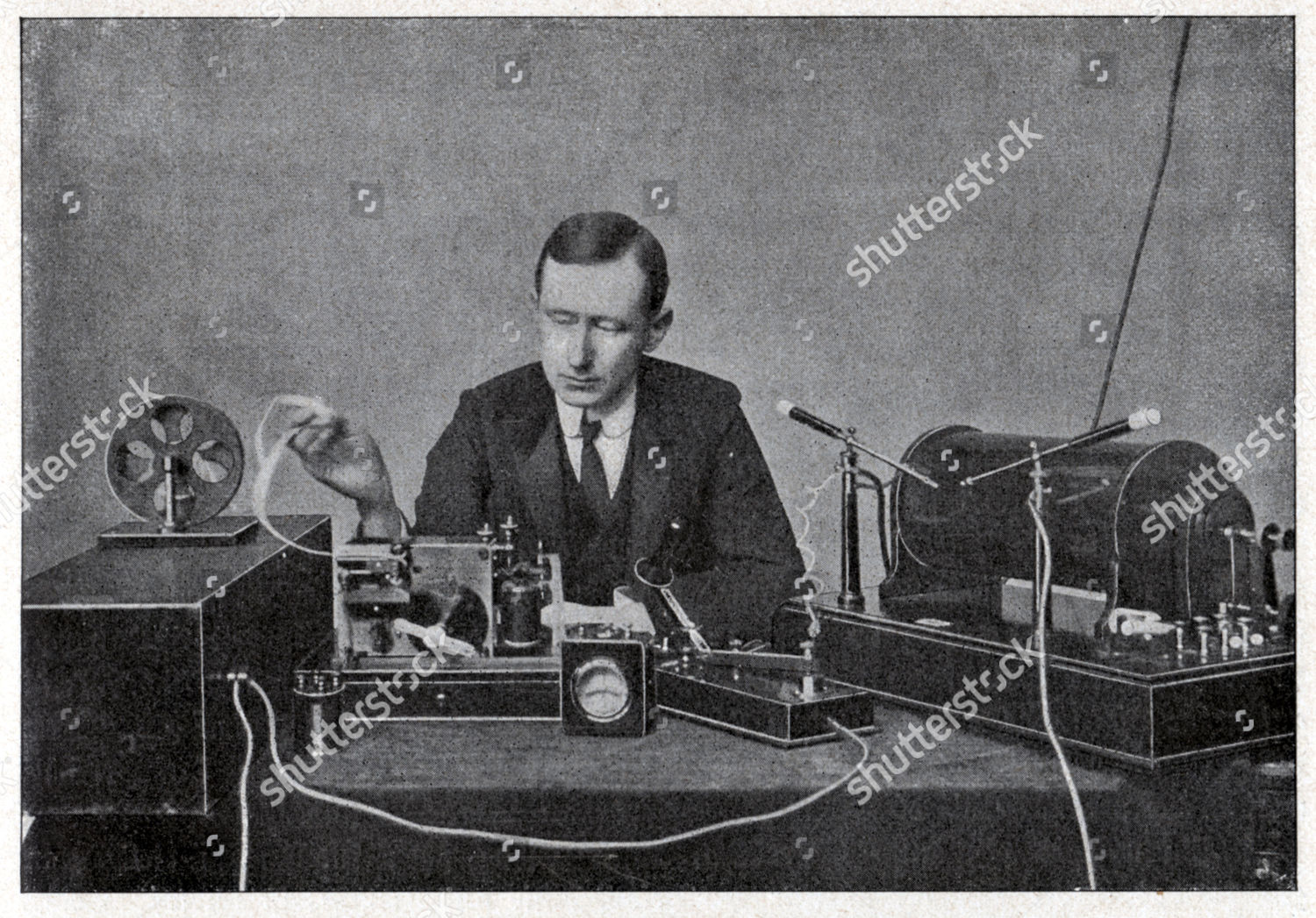 Italian Inventor Guglielmo Marconi Operating Apparatus Editorial Stock ...