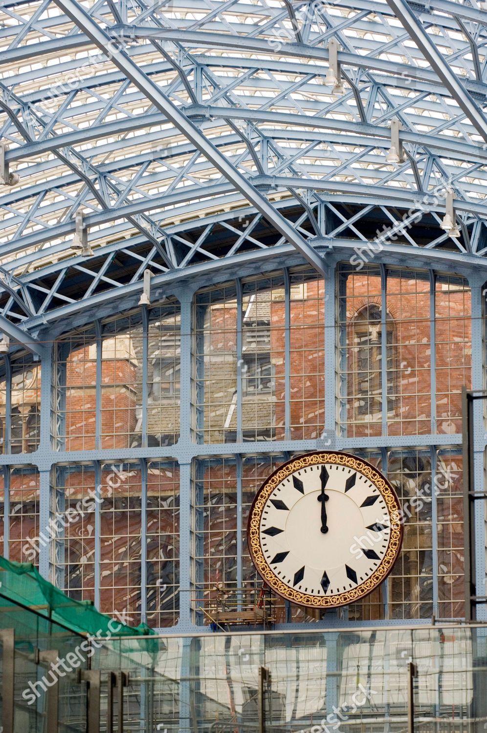 Clock Inside St Pancras International Station Editorial Stock Photo ...
