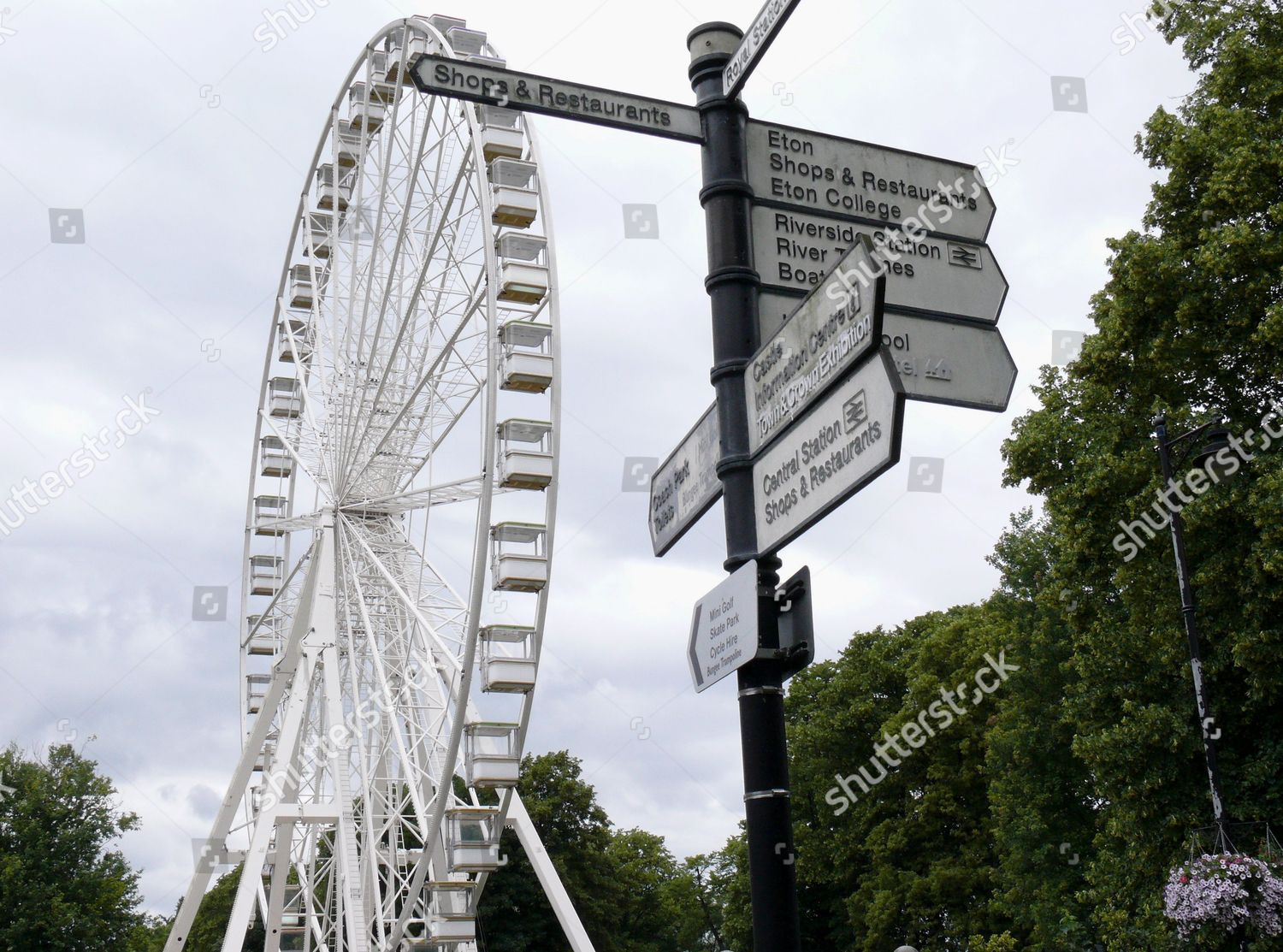Return Royal Windsor Wheel Alexandra Gardens Editorial Stock Photo ...
