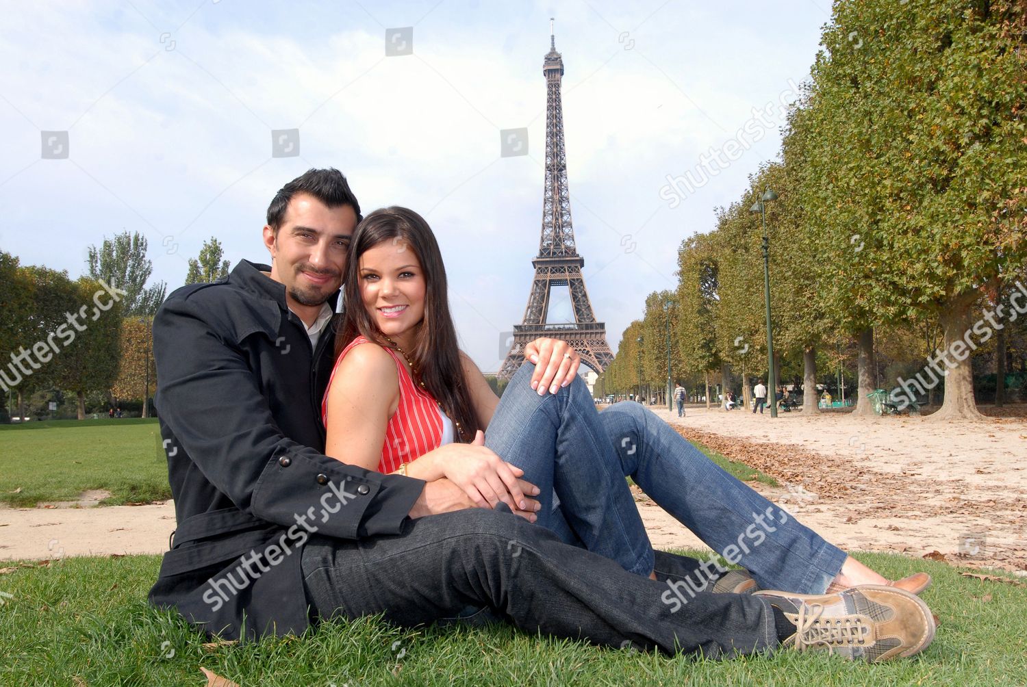 Brooke Howardsmith Amber Peebles Near Eiffel Editorial Stock Photo ...