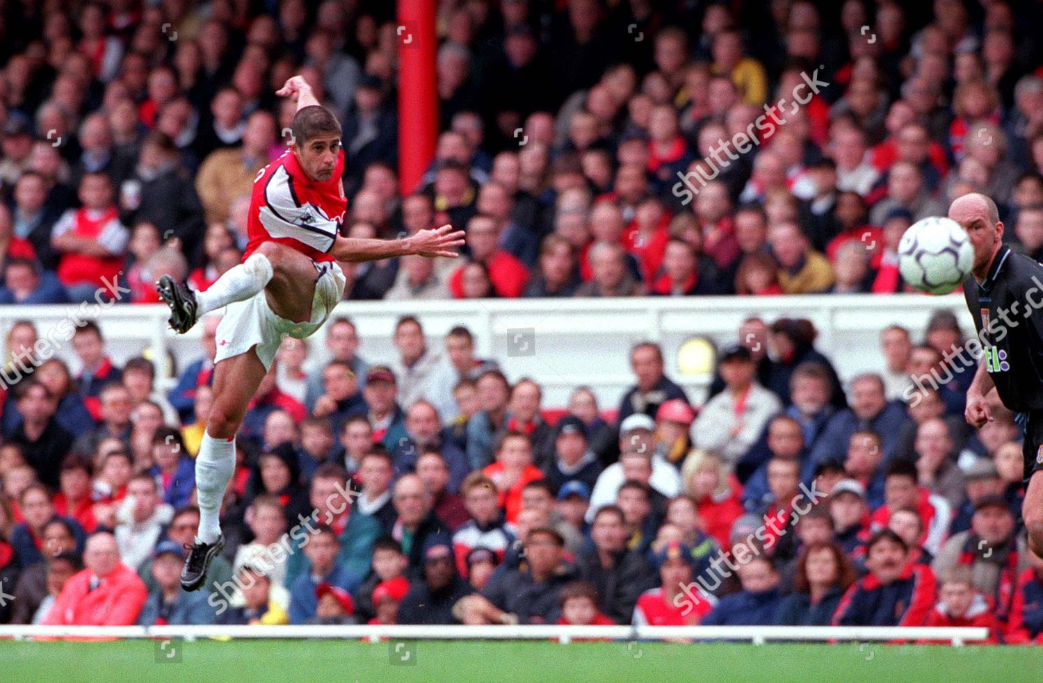Silvinho Arsenal Shoots Distance Arsenal V Editorial Stock Photo ...