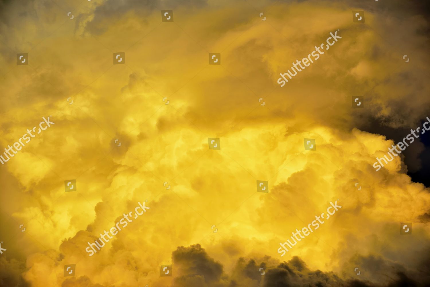 Storm Clouds Towering Vertical Clouds Cumulonimbus Editorial Stock ...