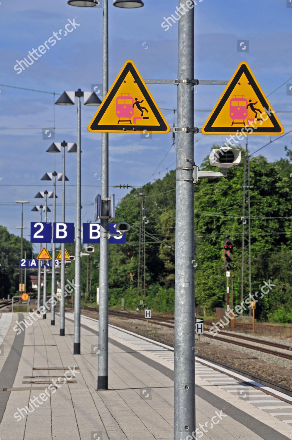 Platform Warning Signs Warning Undertow Falling Editorial Stock Photo ...