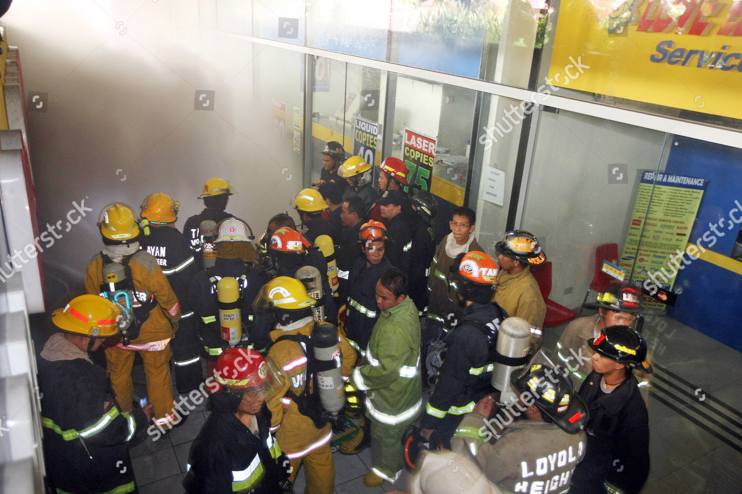 Filipino Firefighters Wait Opportunity Enter Basement Editorial Stock ...