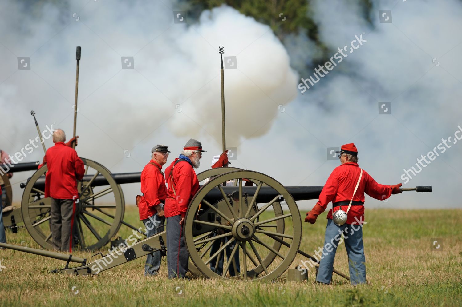 Reenactors Portraying Union Artillery Fire Cannons Editorial Stock ...