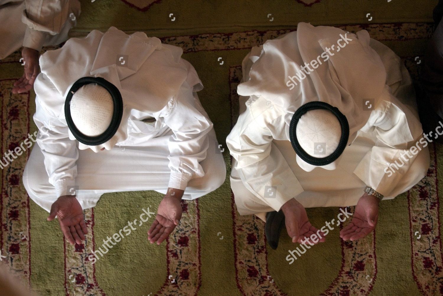 Sunni Worshipers Pray During Traditional Friday Editorial Stock Photo ...