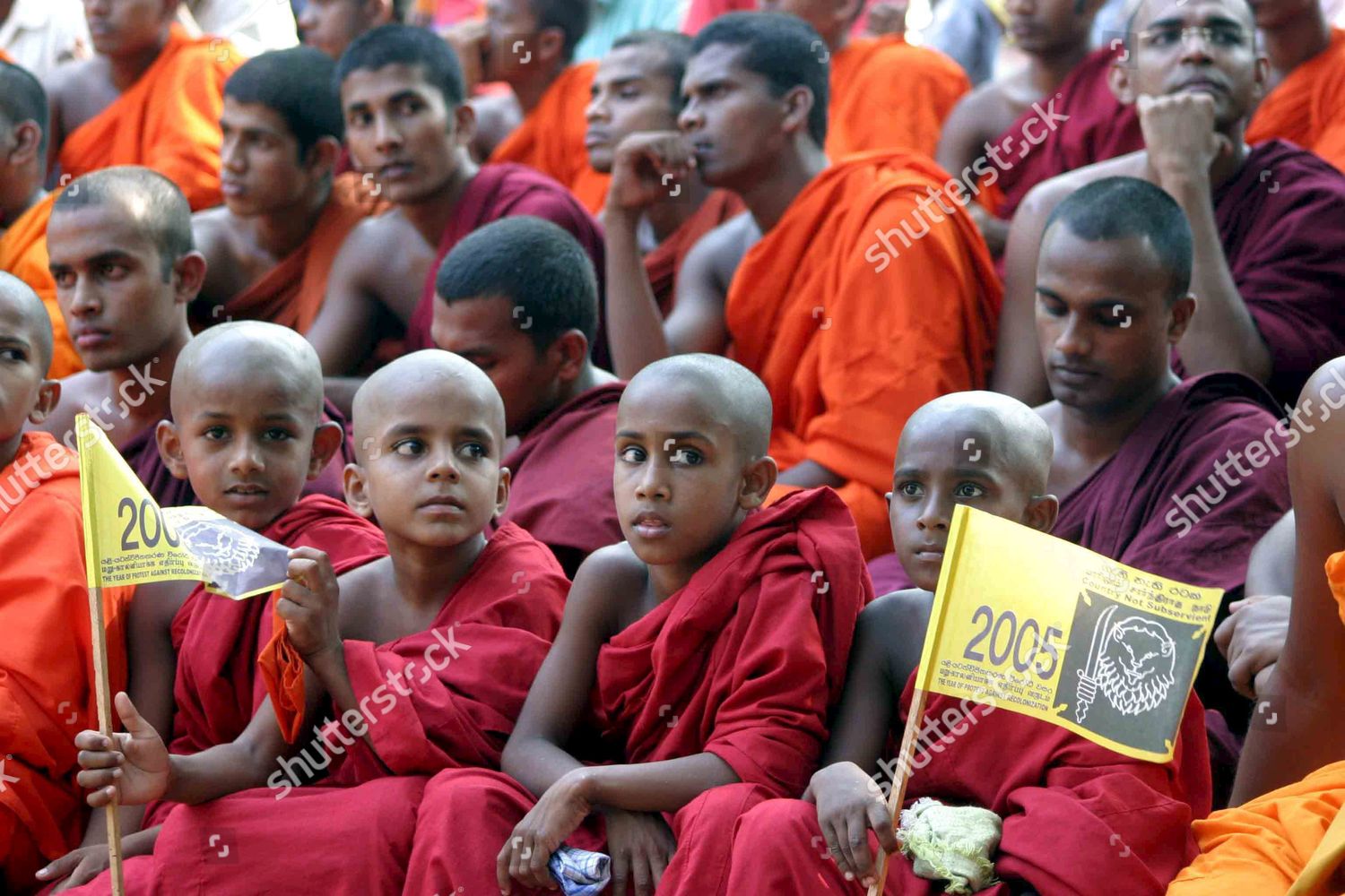 Buddhist Monks Congregate Vihara Maha Devi Editorial Stock Photo ...