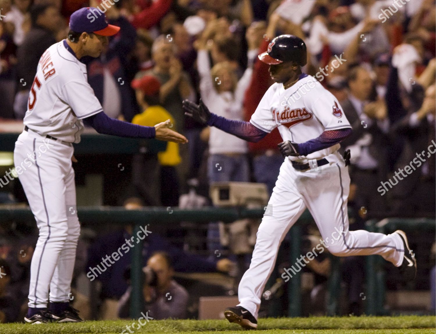 Cleveland Indians Left Fielder Kenny Lofton Editorial Stock Photo ...