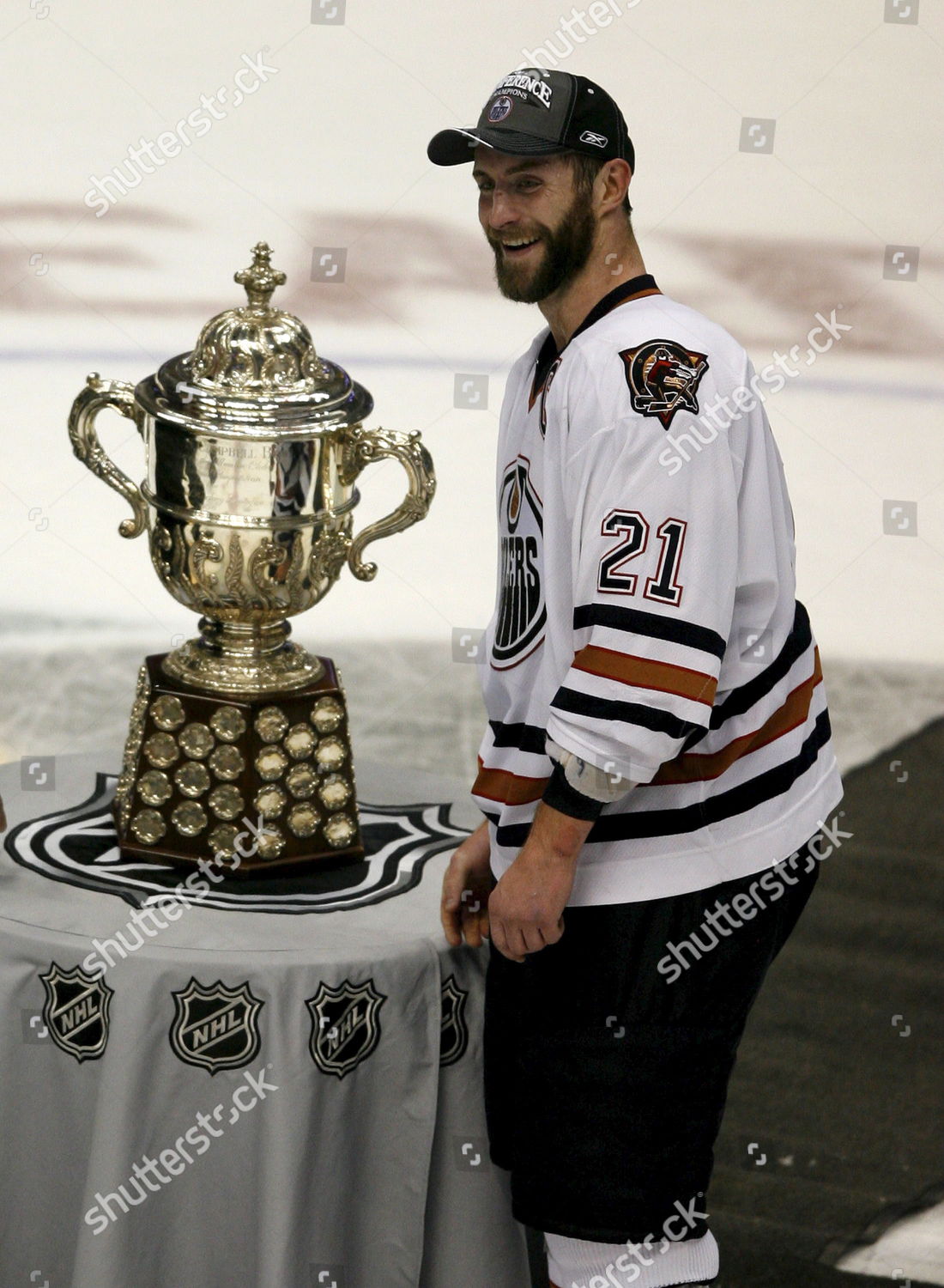 Edmonton Oilers Captain Jason Smith Poses Editorial Stock Photo - Stock ...