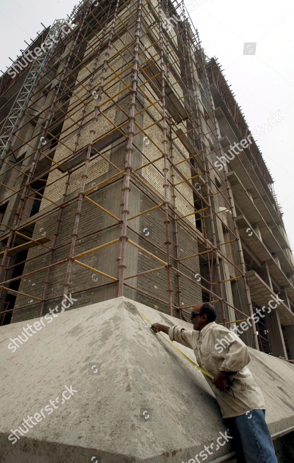 Iraqi Construction Worker Works New Building Editorial Stock Photo ...