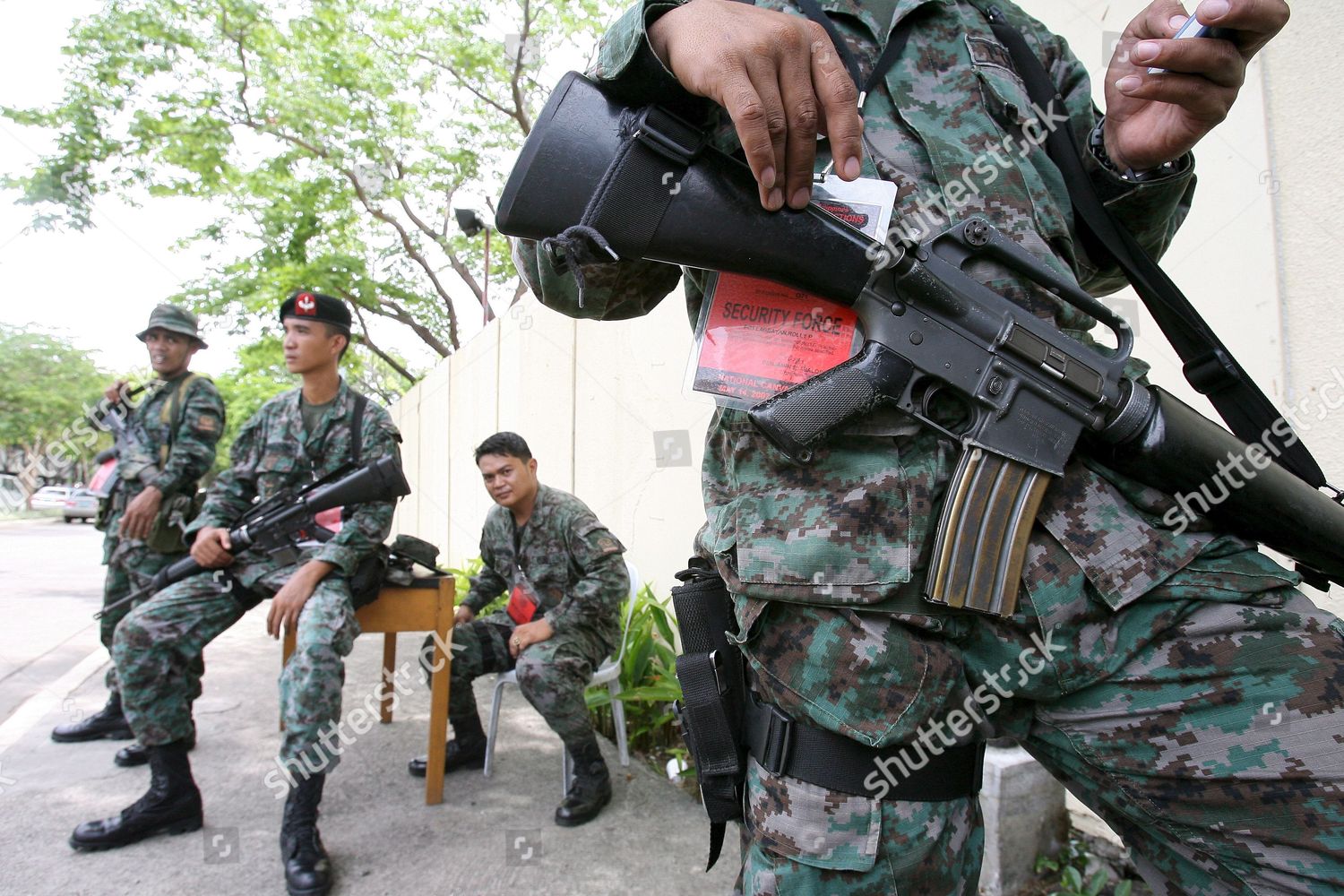 Filipino Police Secure Premises Philippine International Editorial ...