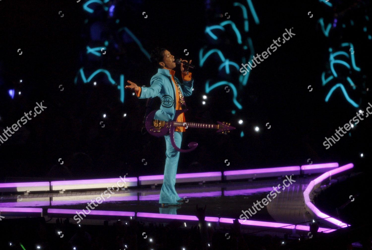 RECORDING ARTIST PRINCE PERFORMS DURING HALFTIME Editorial Stock Photo ...