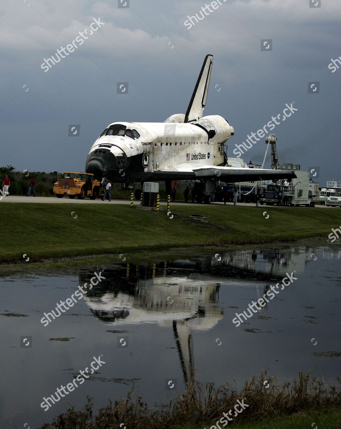 Space Shuttle Discovery Moved Back Hangar Editorial Stock Photo - Stock ...