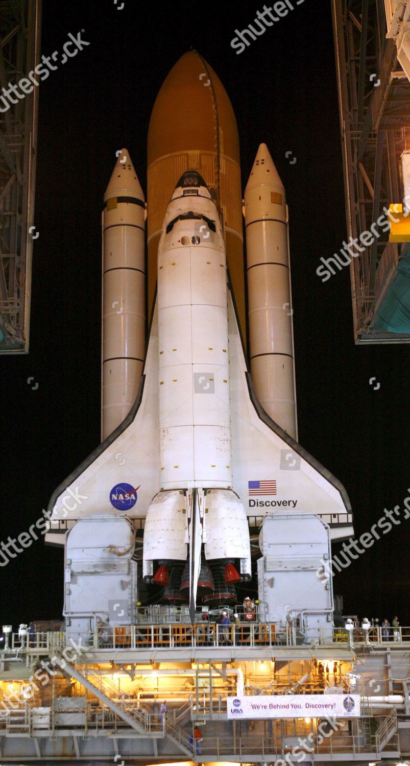 Space Shuttle Discovery Viewed Inside Vab Editorial Stock Photo - Stock ...