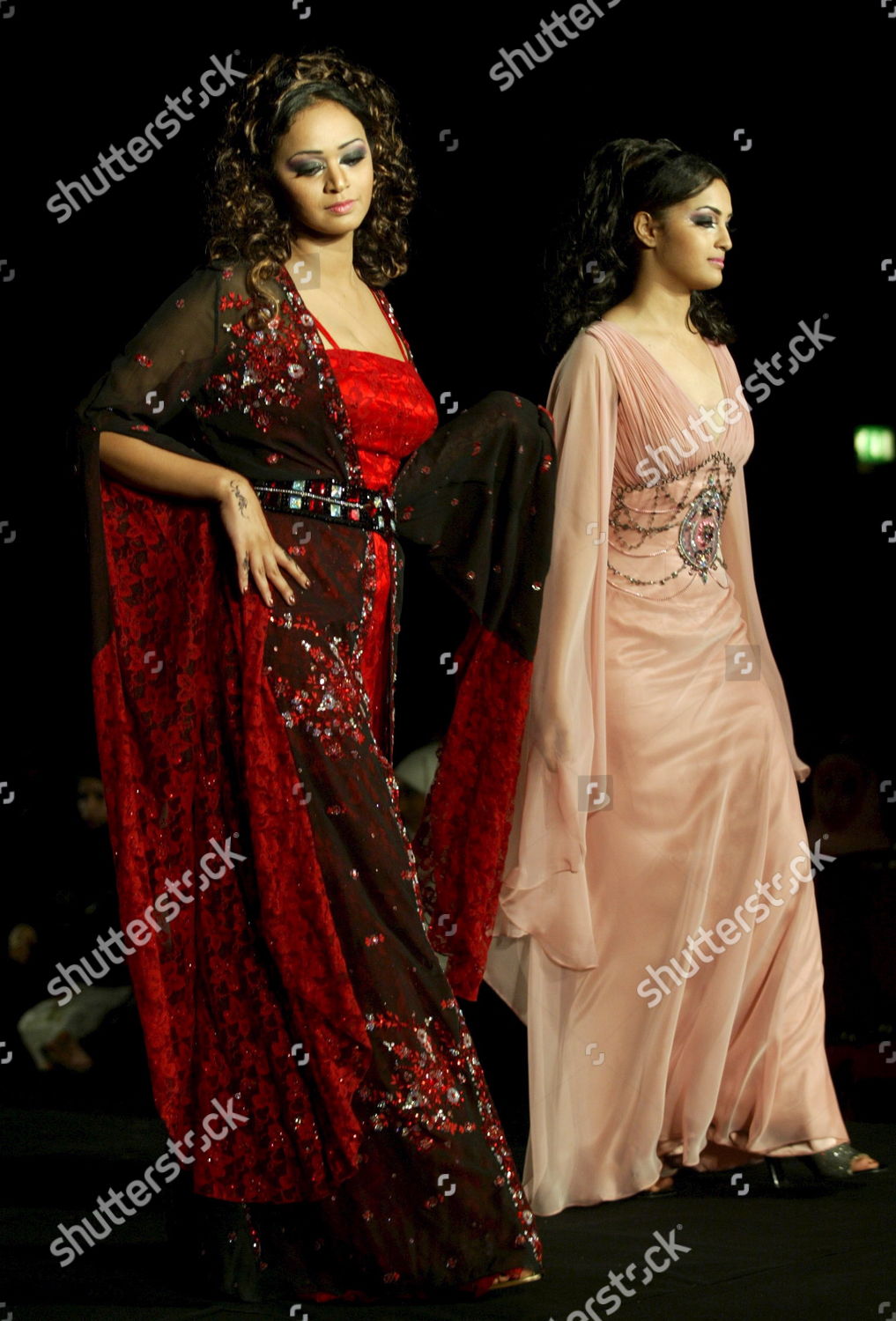 Model Takes Catwalk Presenting Creation Omani Editorial Stock Photo ...