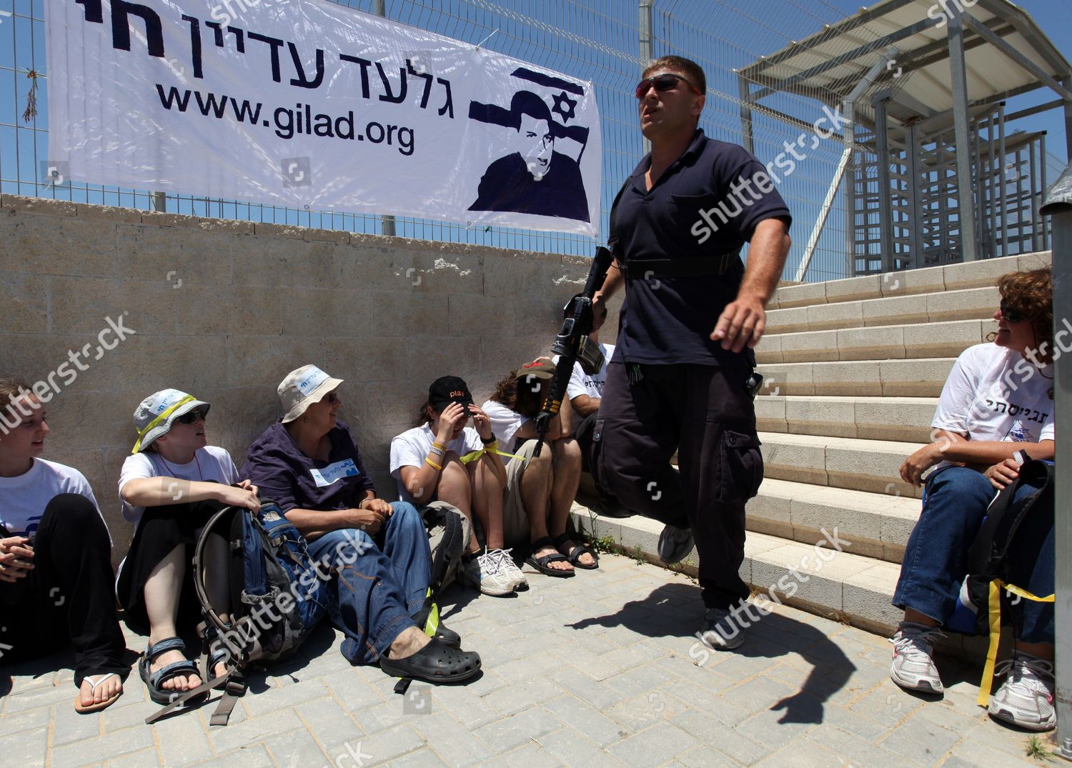 Israeli Security Guard Erez Checkpoint Between Editorial Stock Photo ...