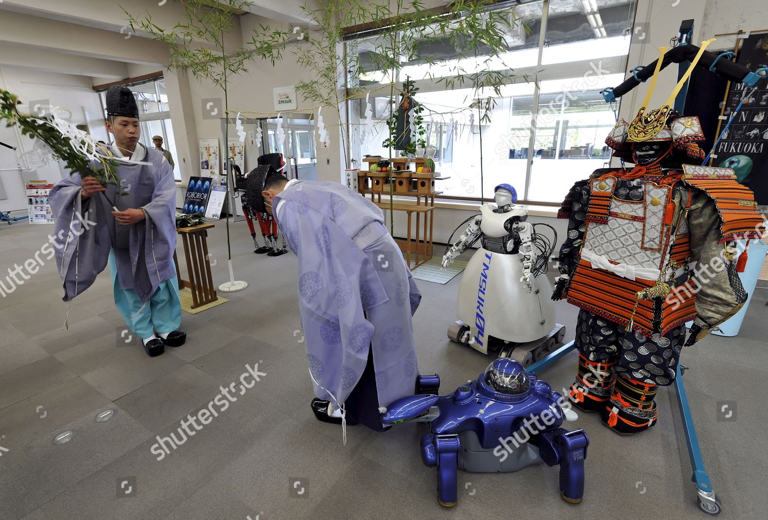 Shinto Priests Perform During Ceremony Purification Editorial Stock ...