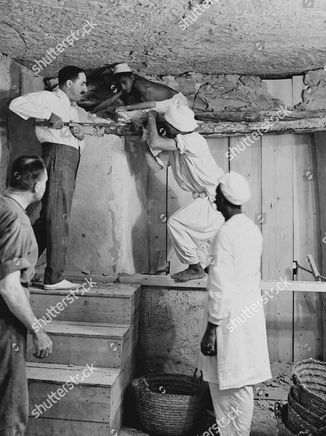 Howard Carter Using Pry Bar Inside Editorial Stock Photo - Stock Image ...