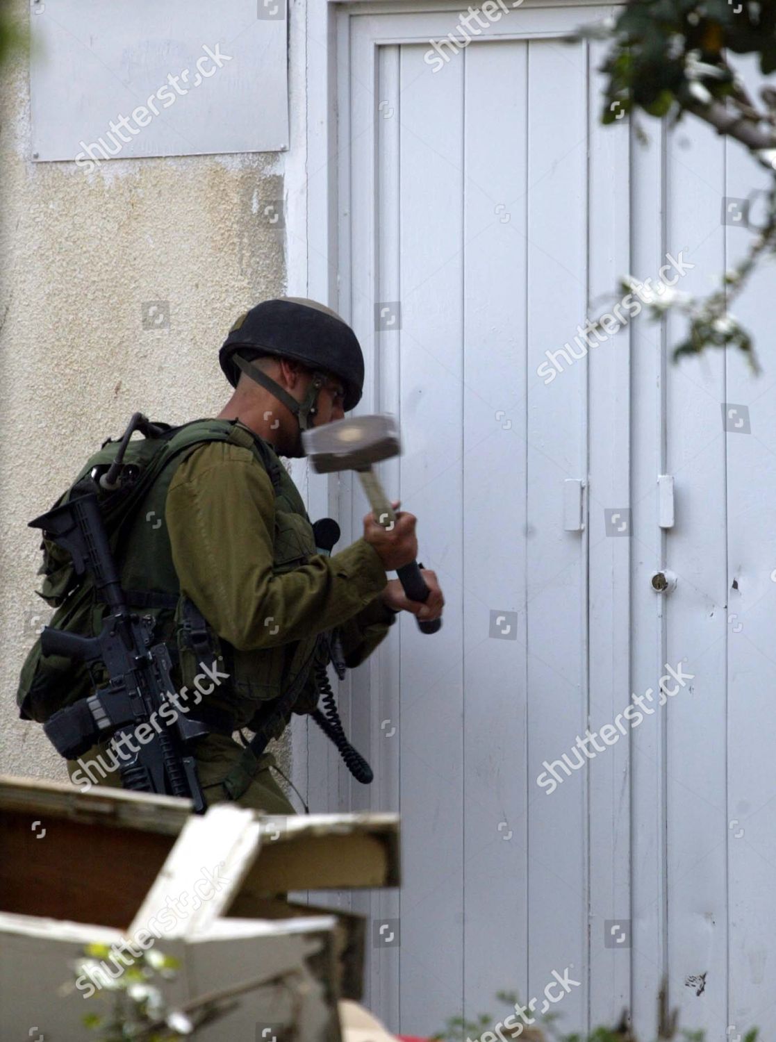 Israeli Soldier Opens Palestinian Door Hammer Editorial Stock Photo ...