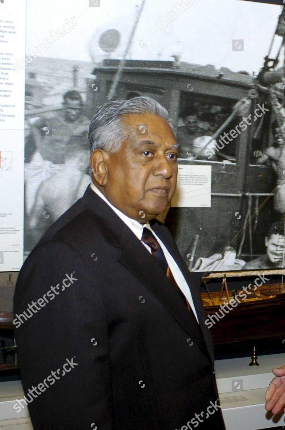 President Singapore Sellapan Rama Nathan Inspects Editorial Stock Photo ...