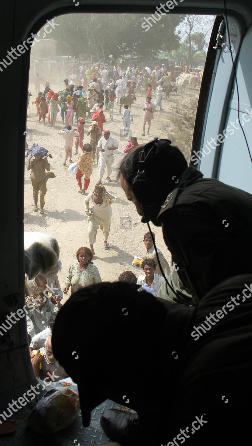Pakistani Air Force Soldiers Drop Food Editorial Stock Photo - Stock ...