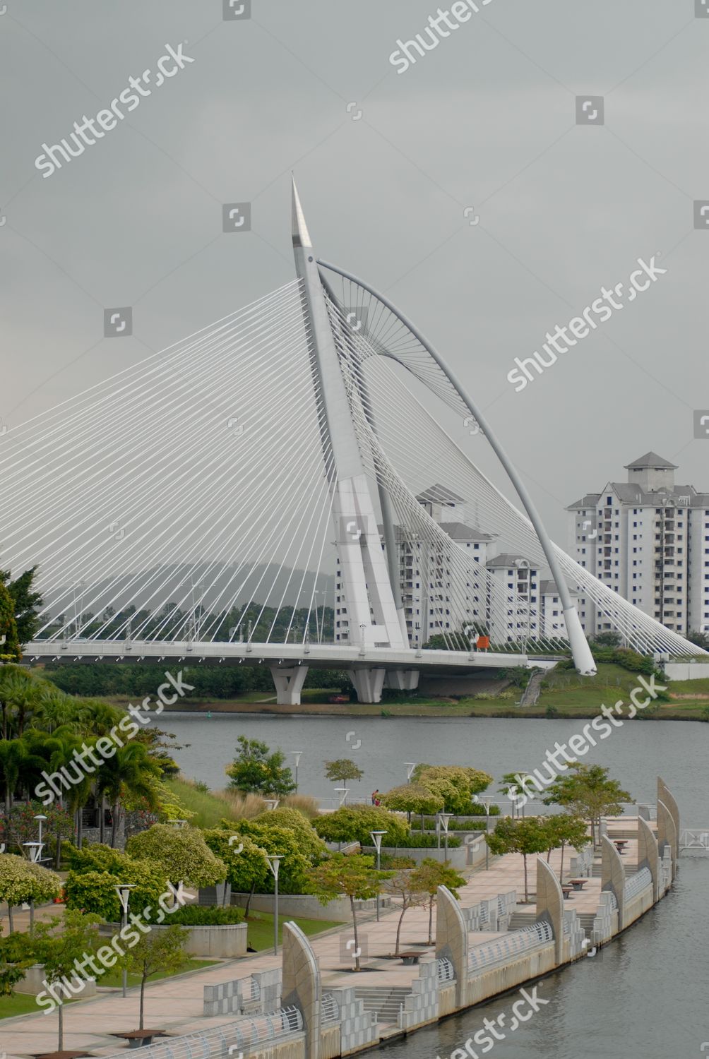 Jambatan Seri Wawasan Bridge Putrajaya Malaysia Editorial Stock Photo ...