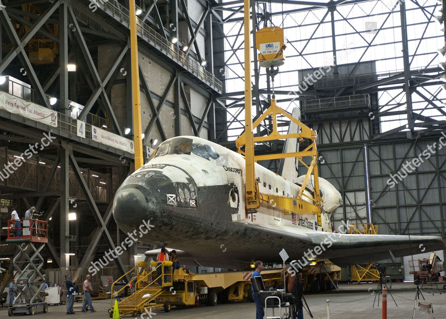 Space Shuttle Discovery Attached Heavy Lift Editorial Stock Photo ...