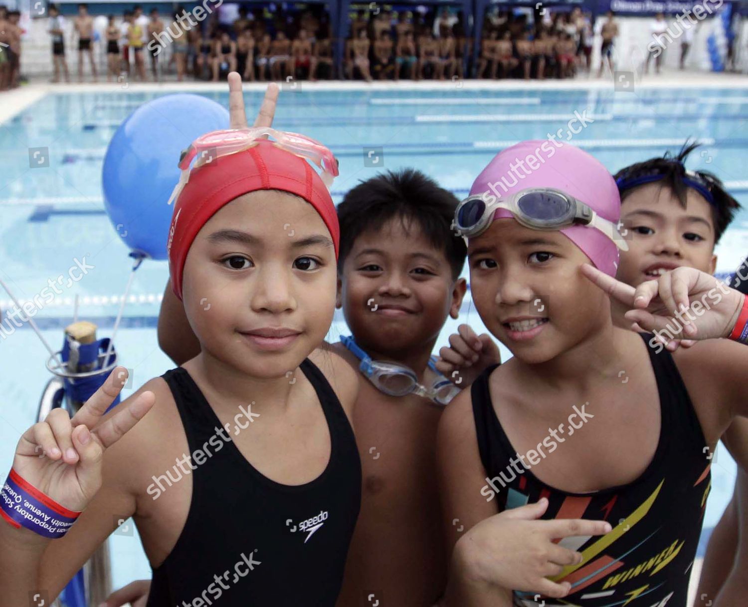 Filipino Swimmers Queued They Join Guinness Editorial Stock Photo ...