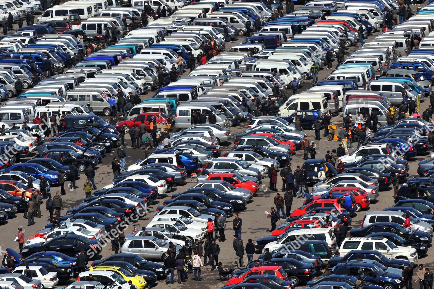 Car Buyers Throng Old Automobile Trading Editorial Stock Photo - Stock ...