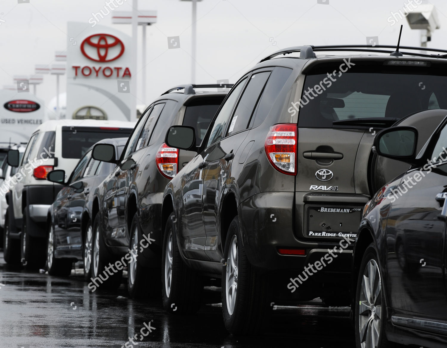 Toyotas Sit On Toyota Dealership Park Editorial Stock Photo - Stock ...