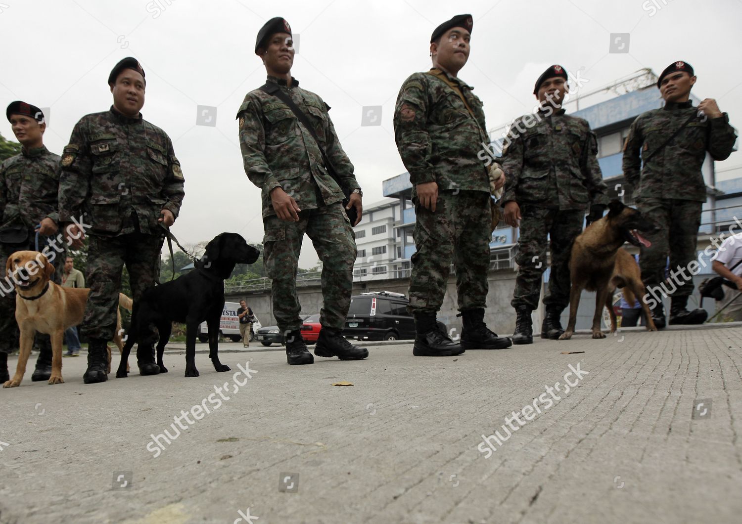 Filipino Police Officers Stand Guard Outside Editorial Stock Photo ...