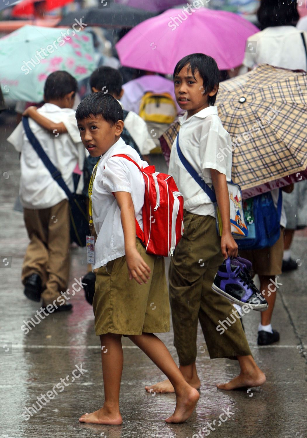 Filipino Elementary Students Walk Barefoot Rain Editorial Stock Photo ...