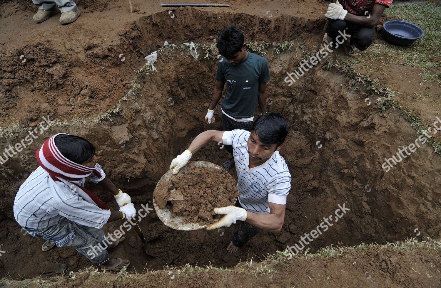 Indian Labourers Conducting Digging Operation Under Editorial Stock ...