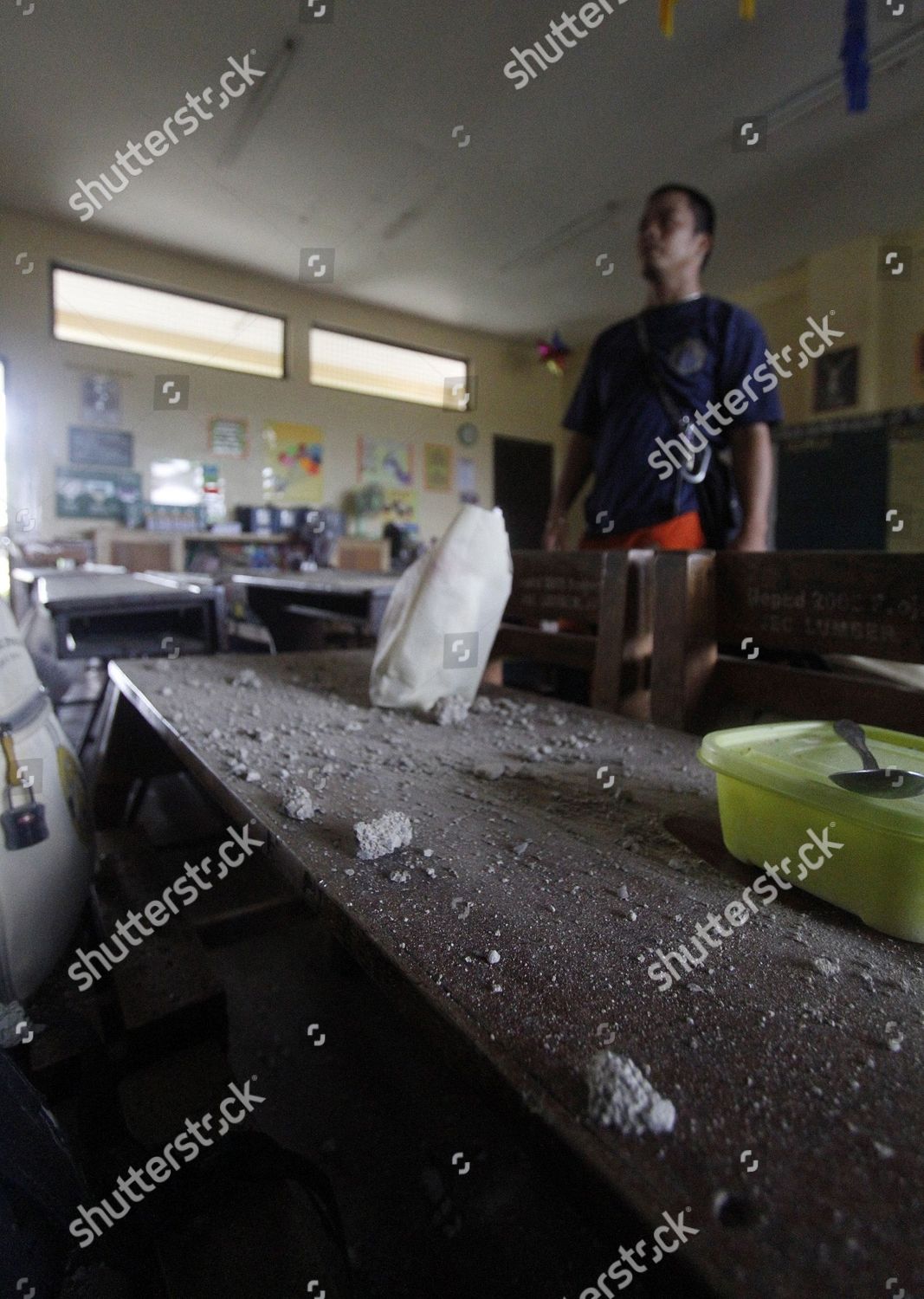 FILIPINO LOOKS INSIDE SCHOOL CLASSROOM FALLEN Editorial Stock Photo ...
