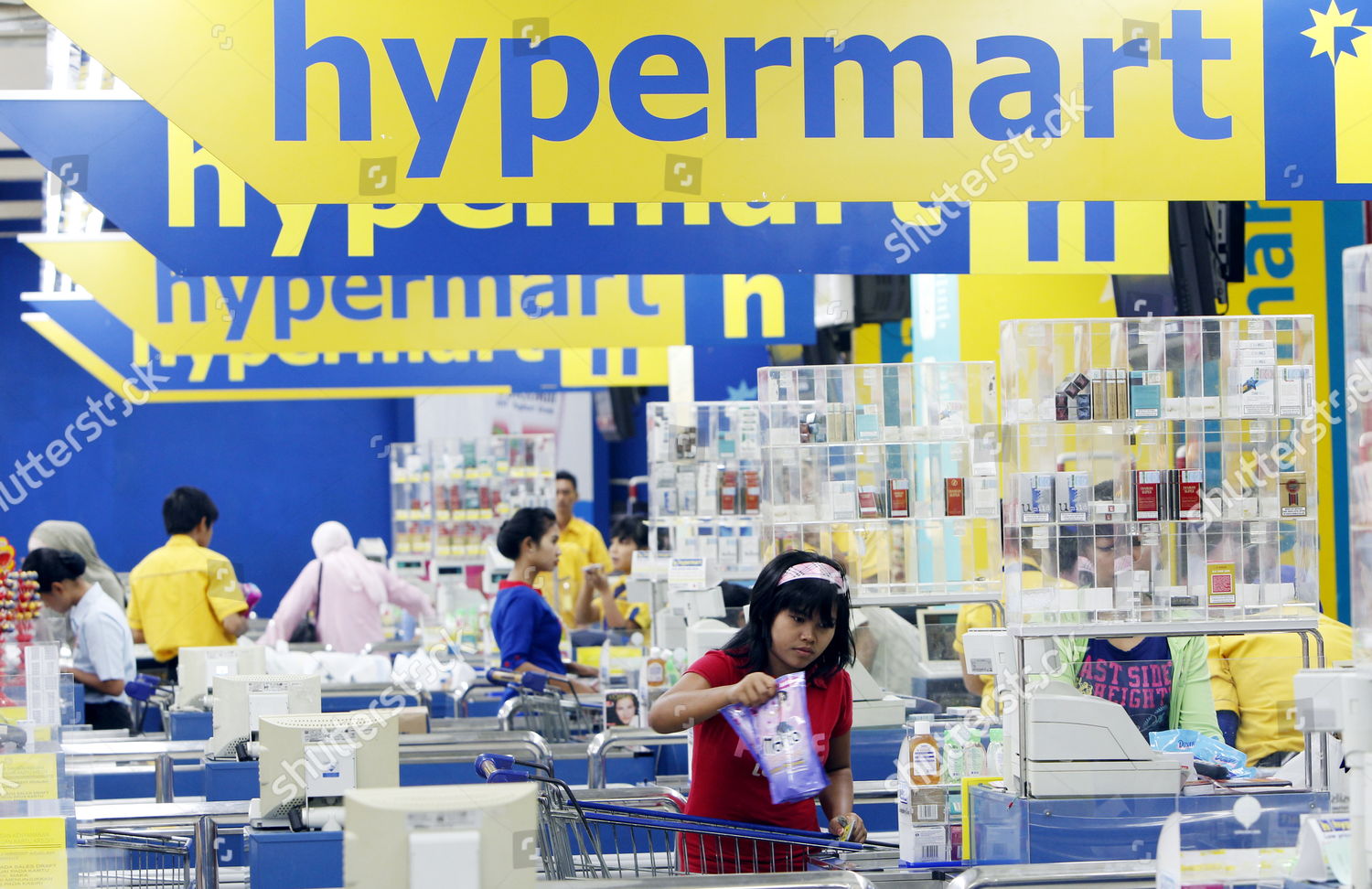 Indonesian Consumer Shops Hypermart Retail Store Editorial Stock Photo ...