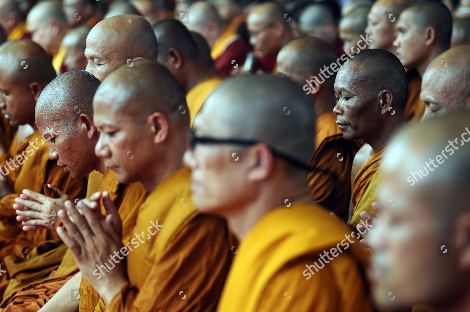 Hundreds Indonesia Buddhist Monks Pray Mendut Editorial Stock Photo ...