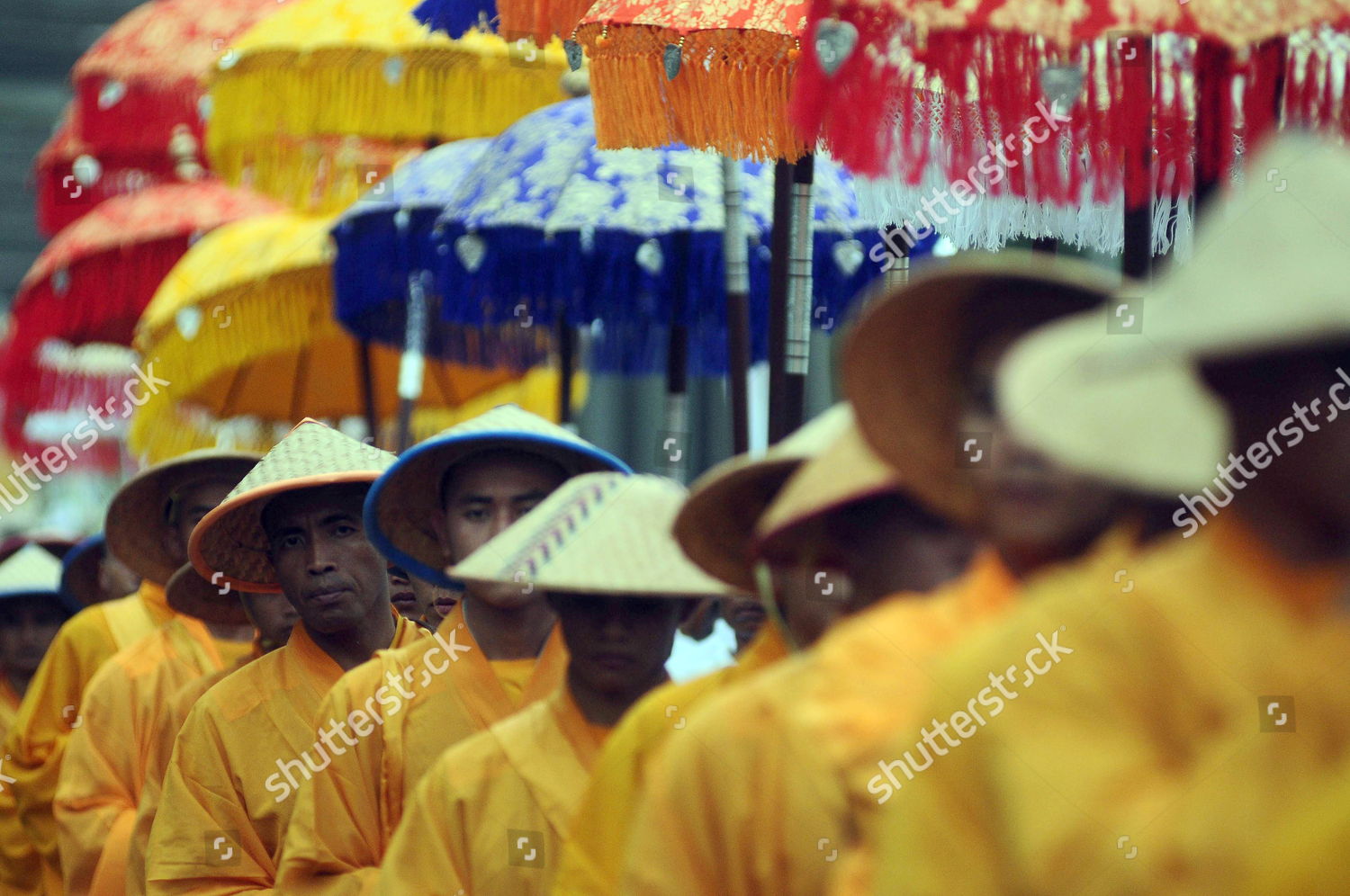 Hundreds Indonesia Buddhist Monks Parade Mendut Editorial Stock Photo ...