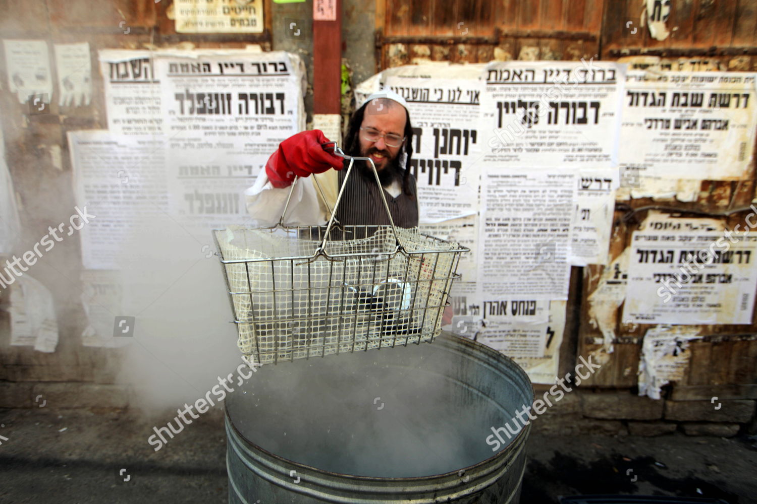 Ultraorthodox Jewish Man Dips Cooking Pots Editorial Stock Photo ...