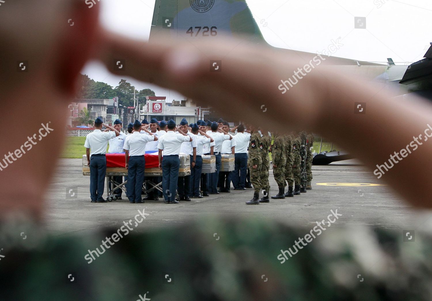 Filipino Soldiers Salute Next Flagdraped Caskets Editorial Stock Photo ...