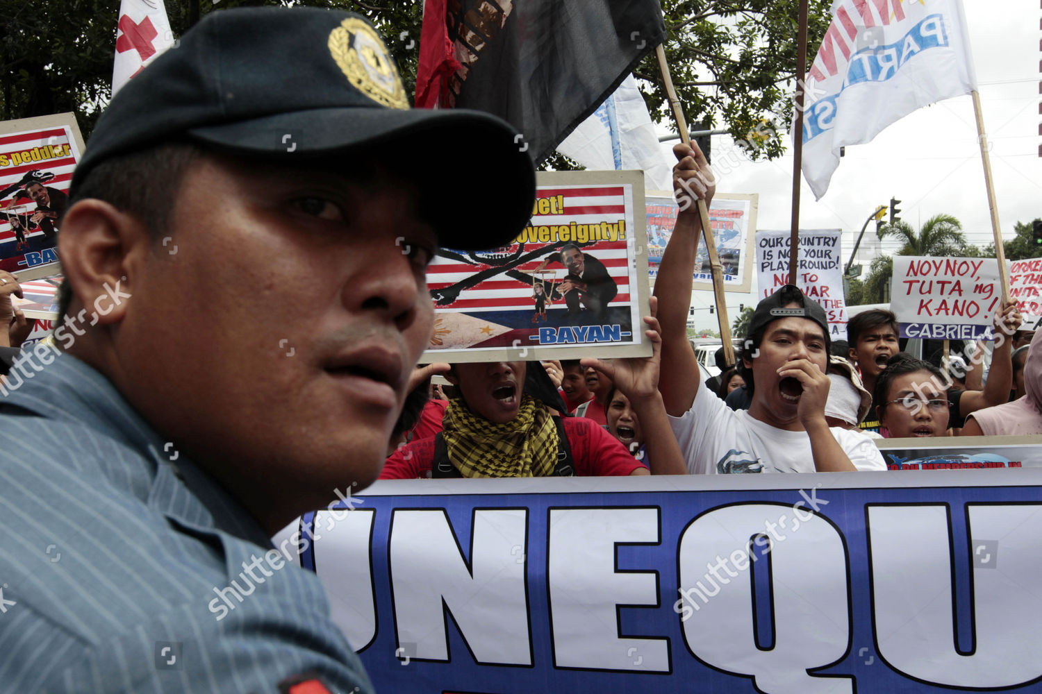 Filipino Activists Shout Slogans During Rally Editorial Stock Photo ...