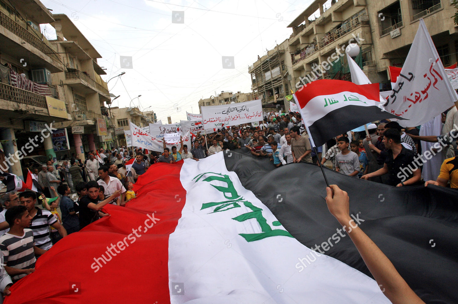 Iraqis Hold Giant Iraqi National Flag Editorial Stock Photo - Stock ...