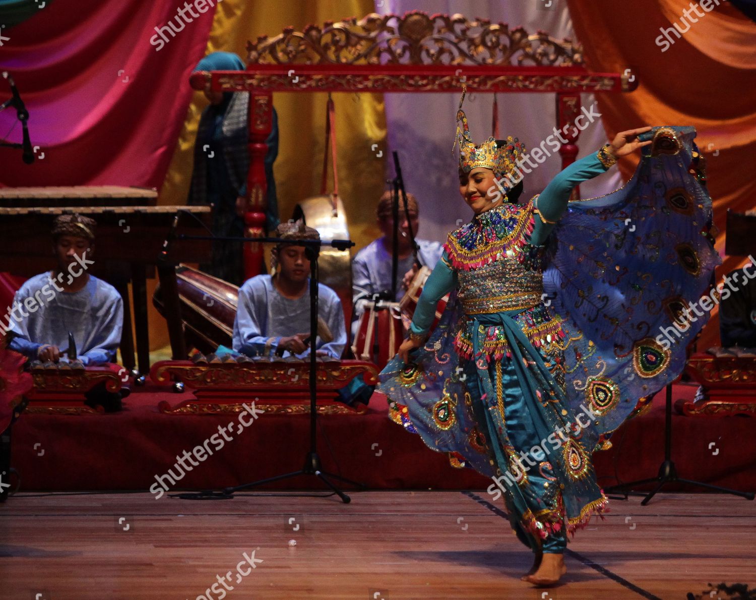 Indonesian Dancers Performing Merak Dance Peacock Editorial Stock Photo ...
