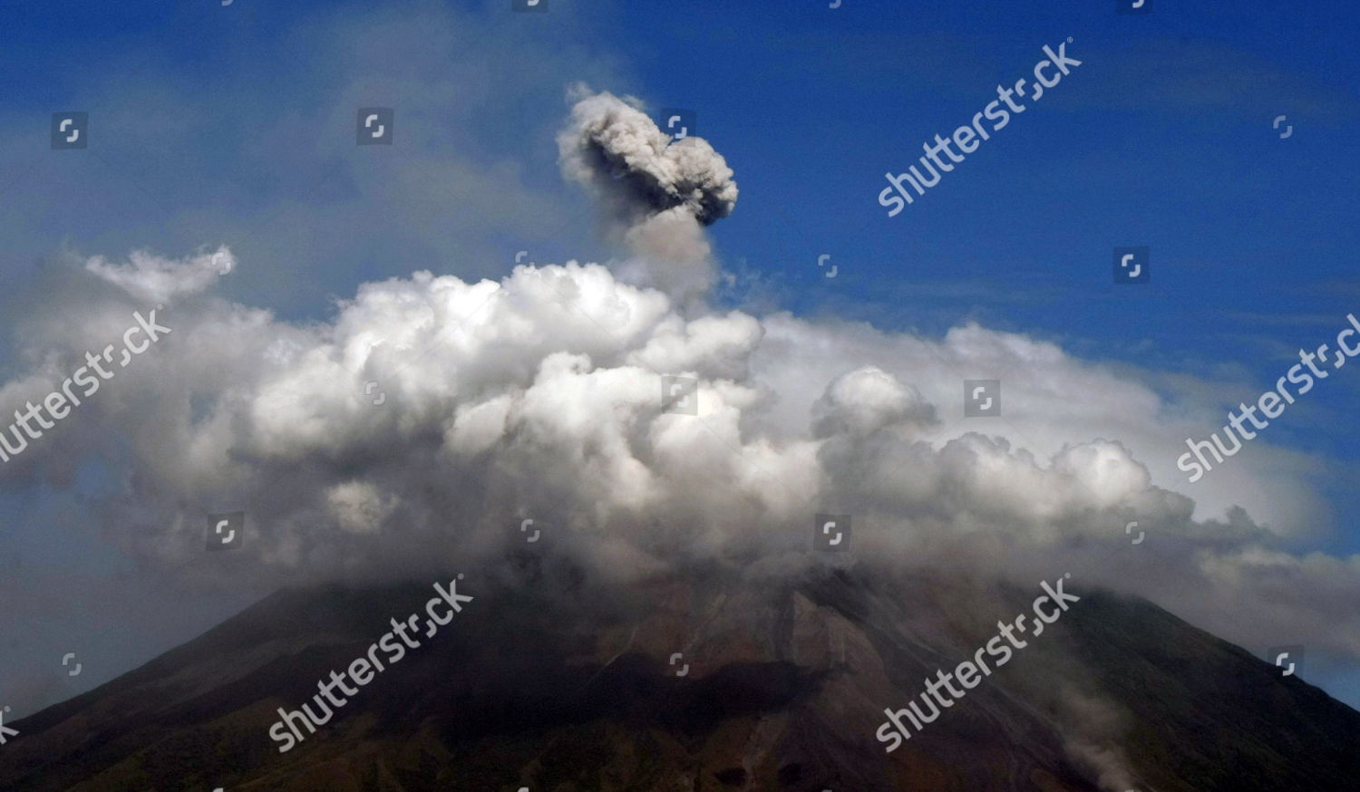Mayon Volcano Spews Ash Seen Legazpi Editorial Stock Photo - Stock ...